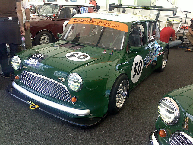 V8 fwd mini